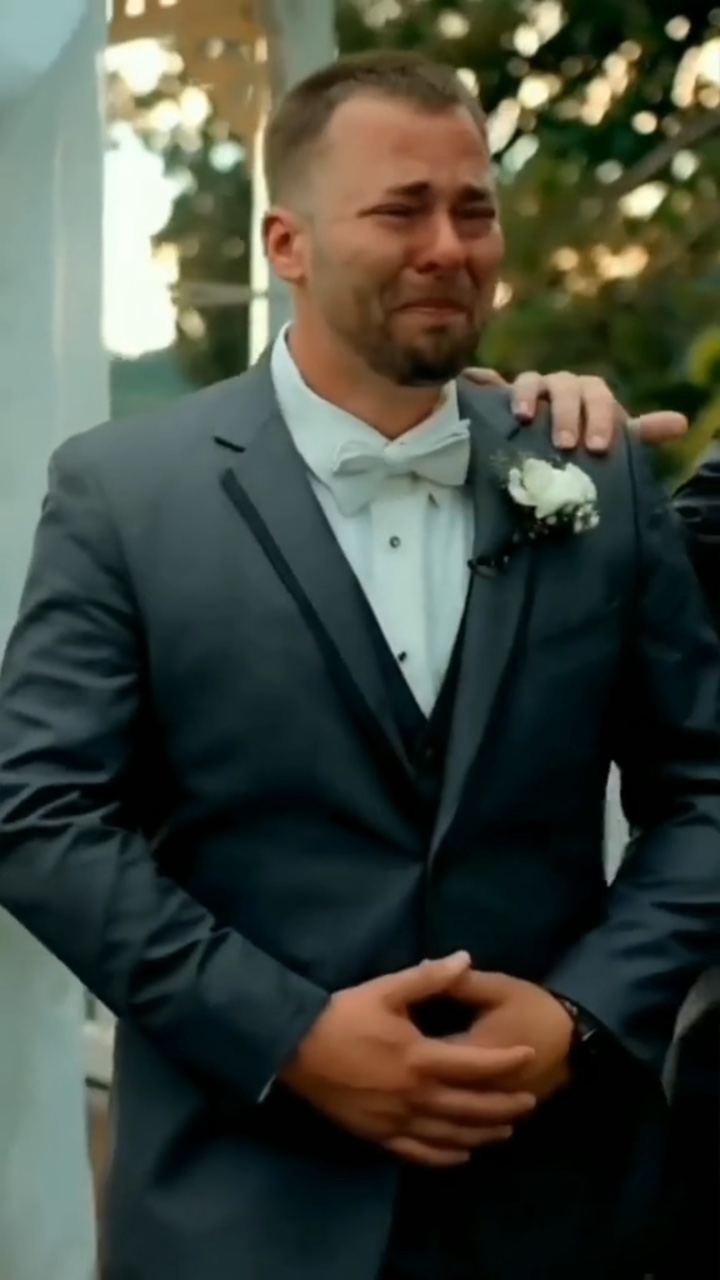 Wedding crying meme - video template by CapCut