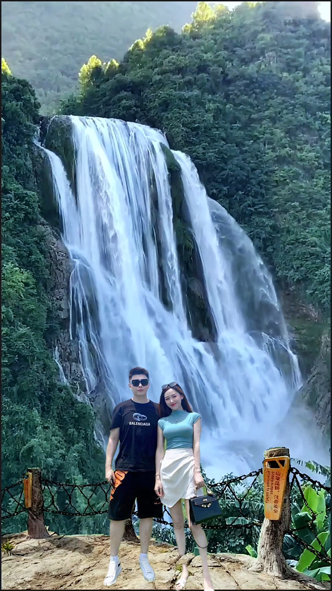 Ad Effect Waterfalls - Pippit