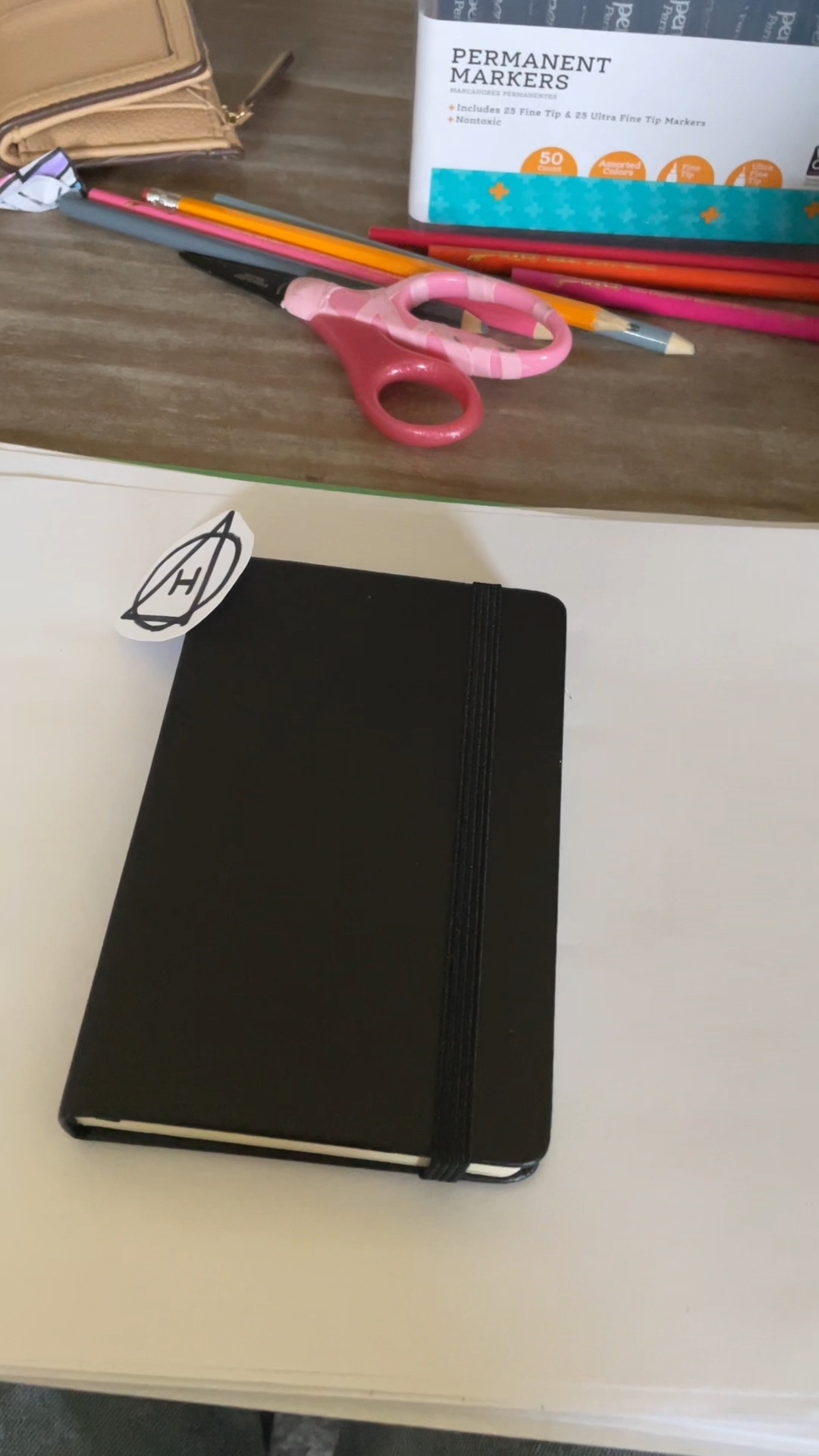 how to draw a therian - Pippit