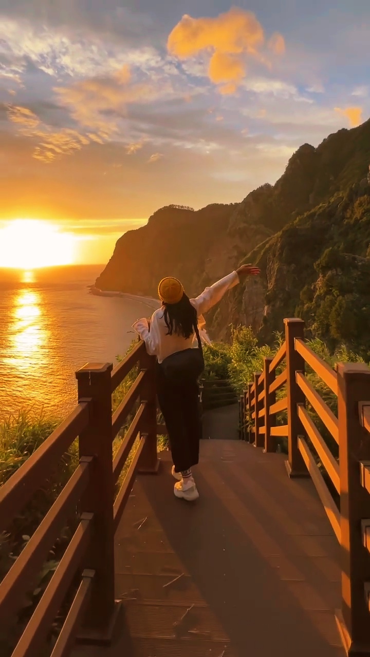 1 Template Long Video Travel - Pippit