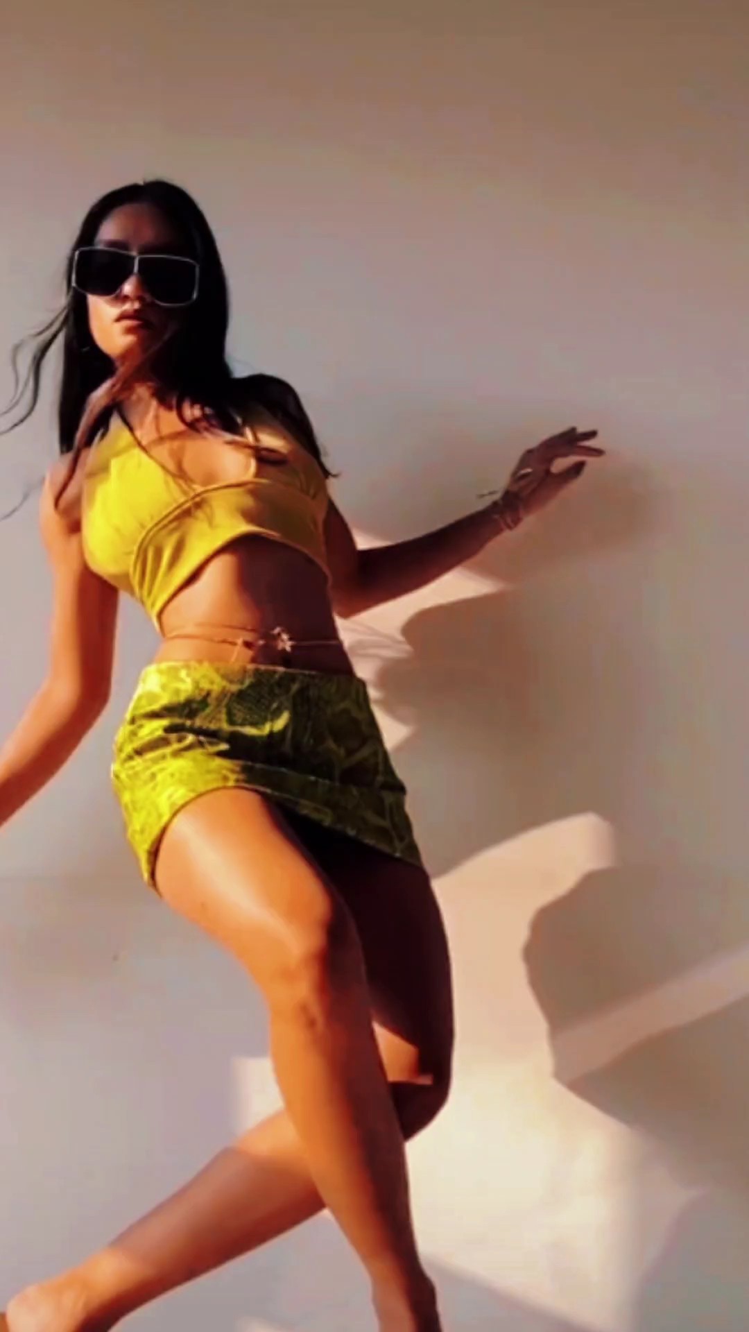 DTI Model Photoshoot Theme - Pippit