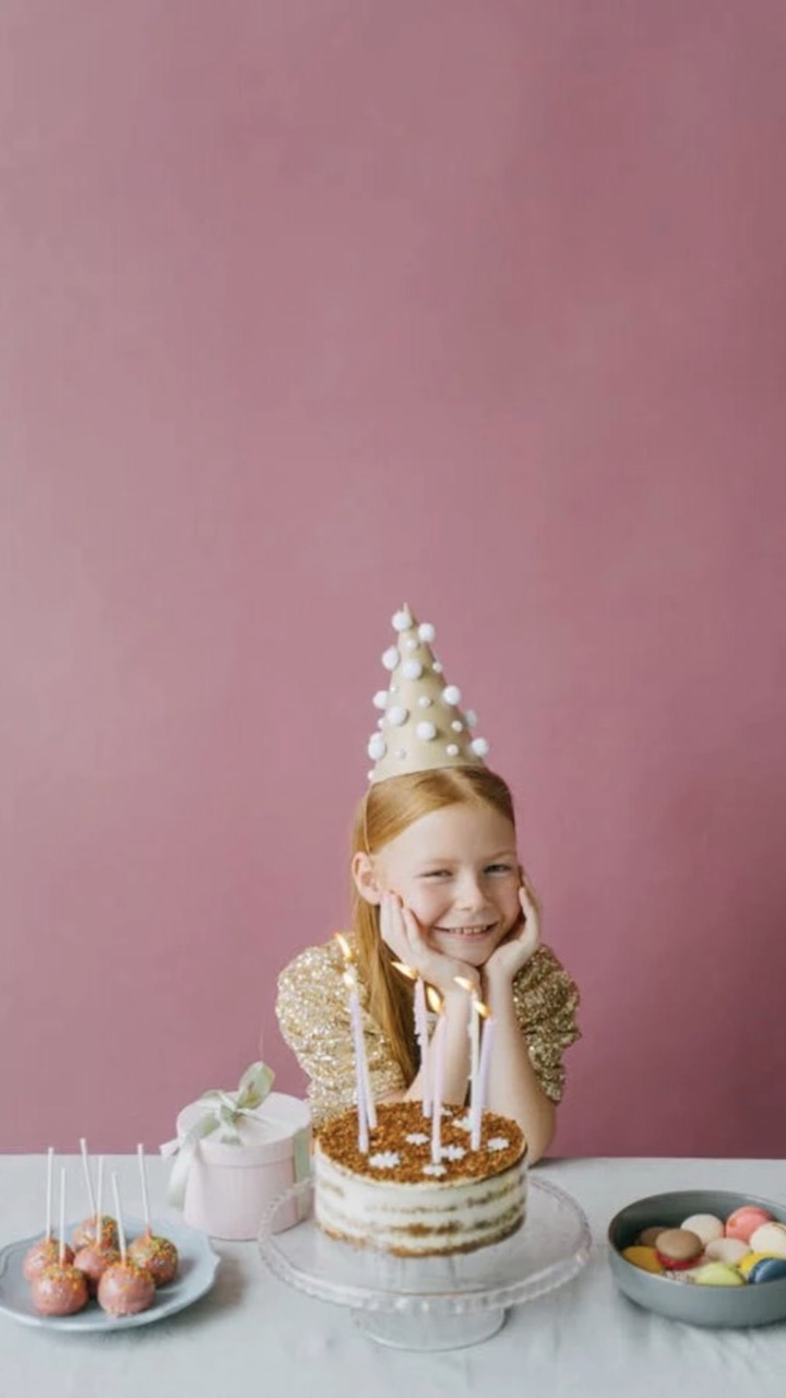 Cake Business Template - Pippit