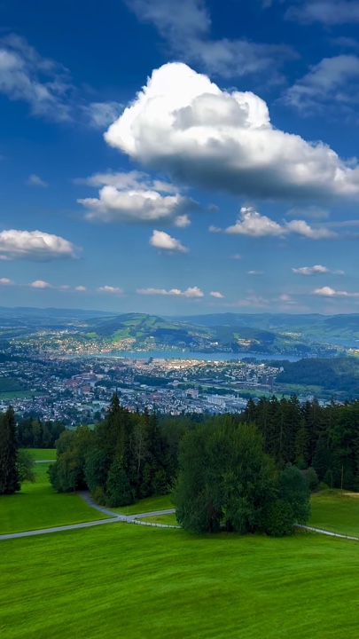 16 Photo Templates 2025 Long Trend Now - Pippit