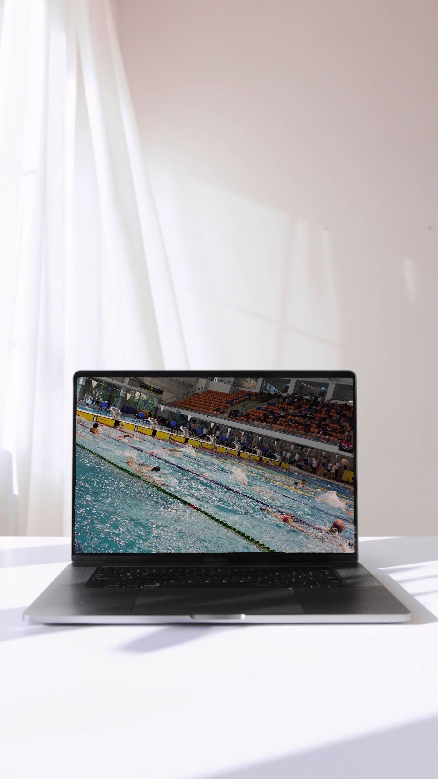 Template Movie Laptop - Pippit