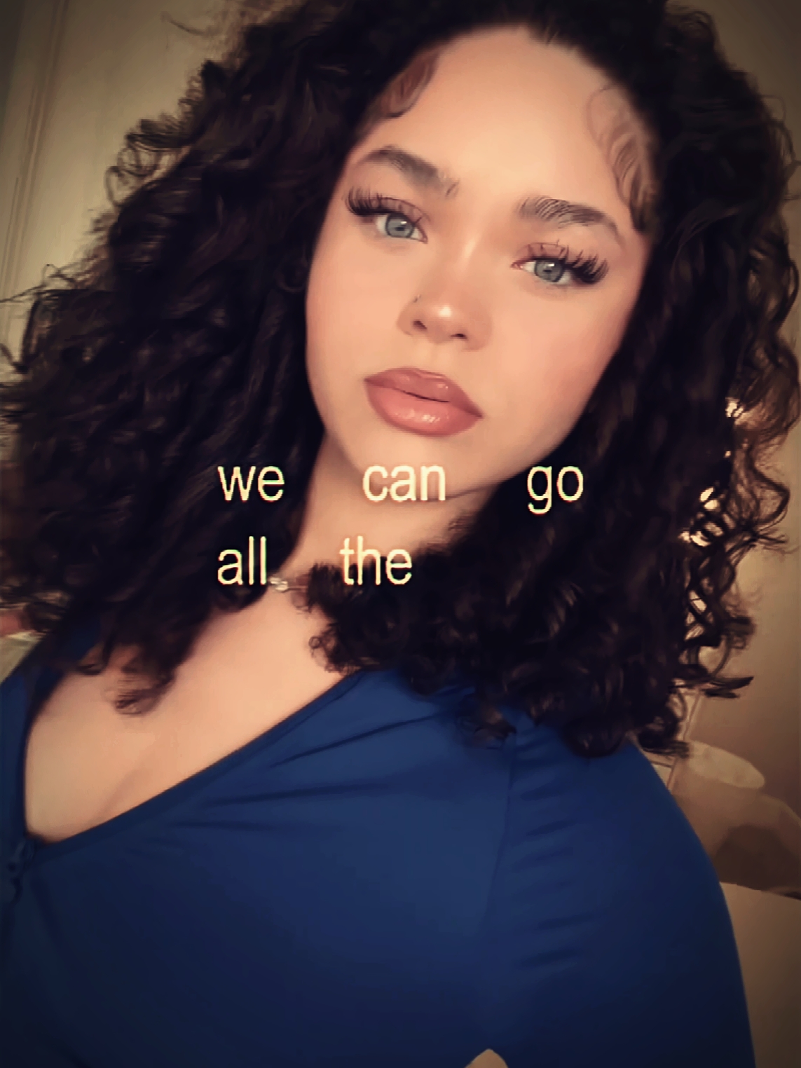 1 Picture Cool Templates Sitting - Pippit