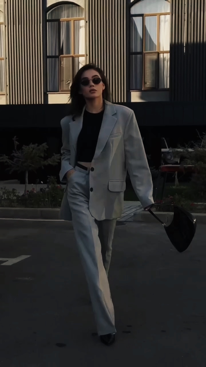 Slow Motion Blur Effect 3 Video Love - Pippit