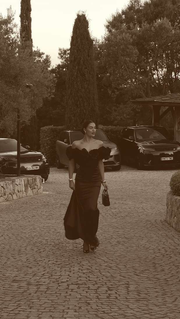 Edit Template Golden Brown - Pippit