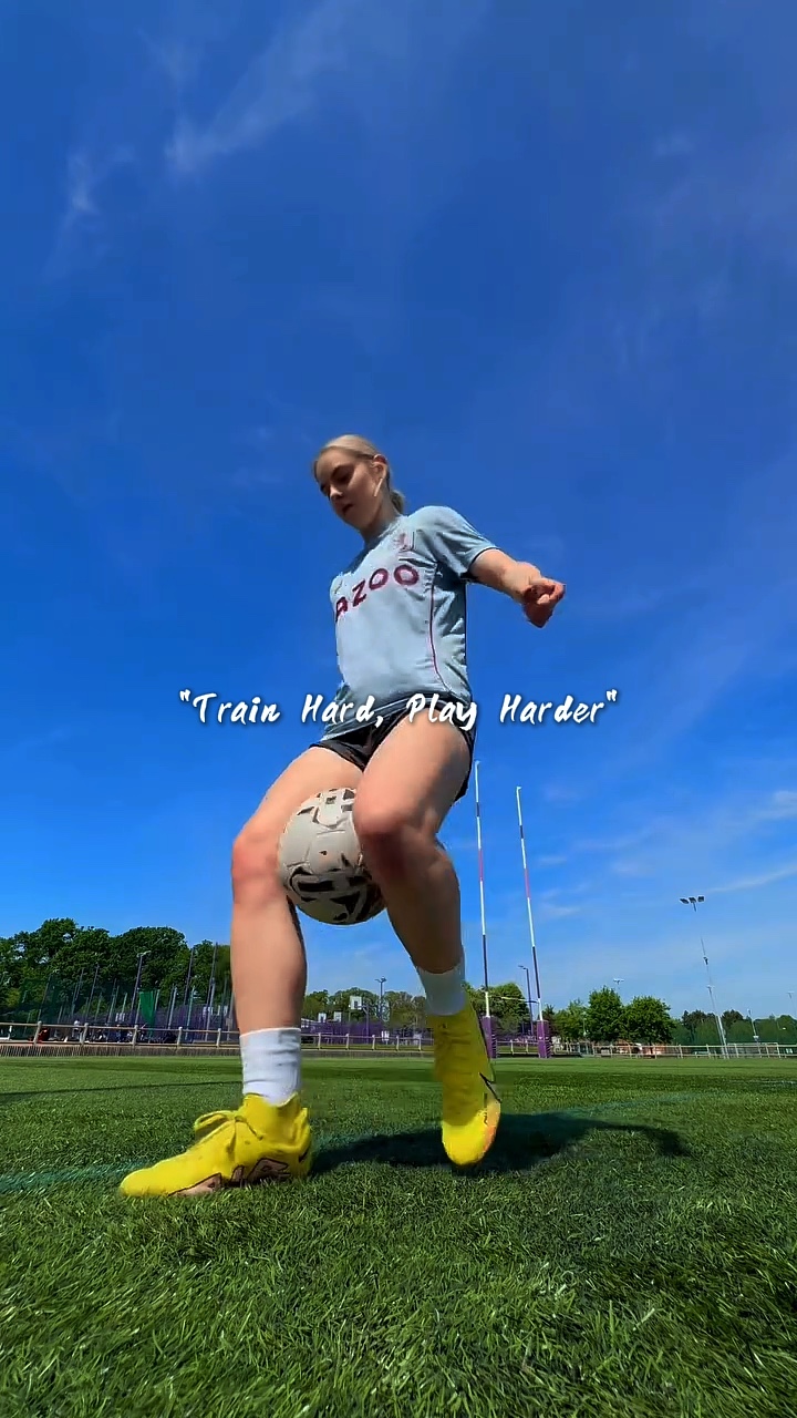 Football Catches Template - Pippit