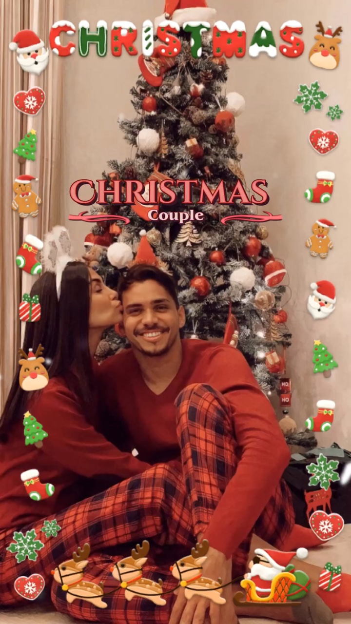 Christmas AI Couple - Pippit