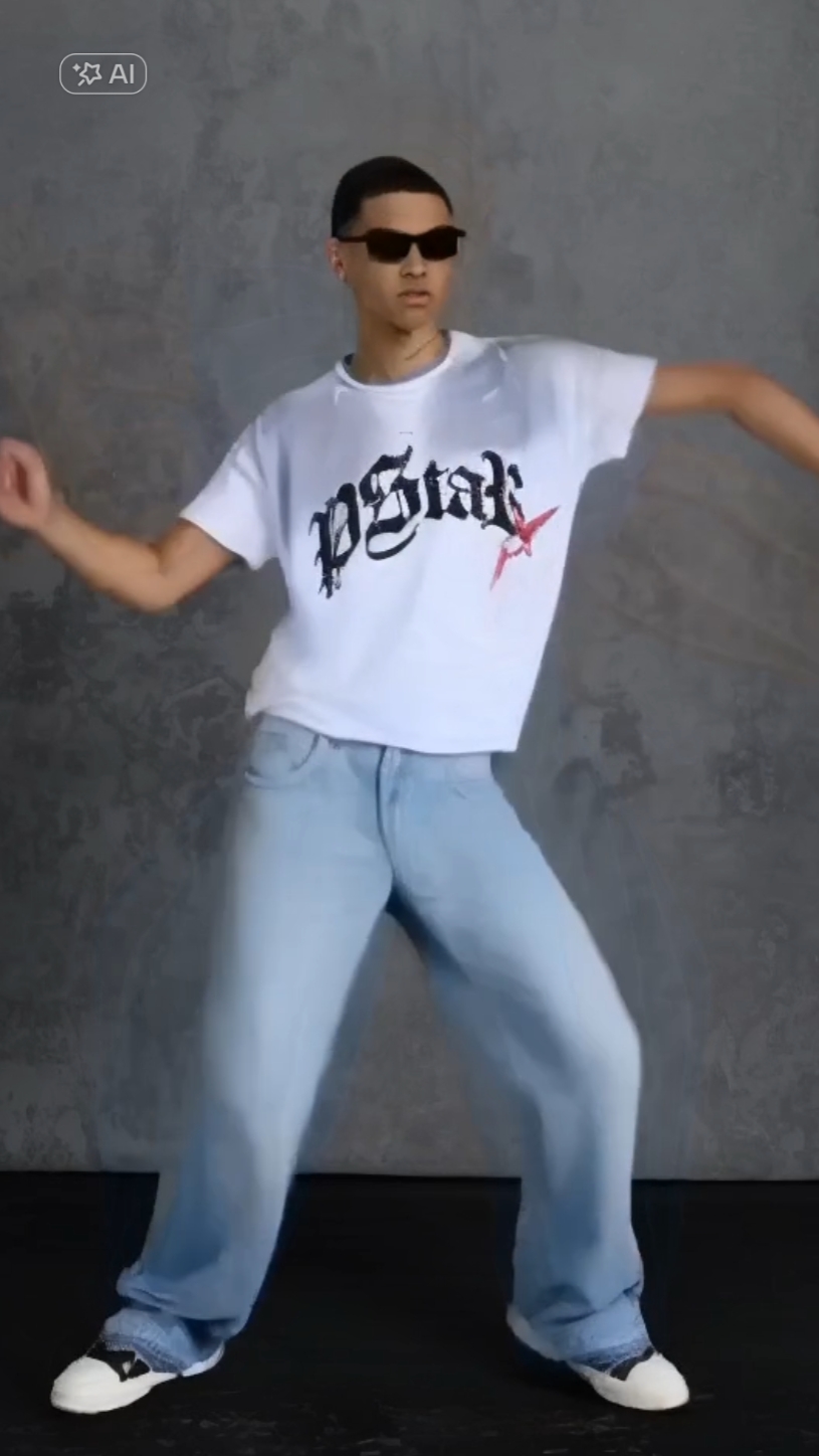 AI Dances Funny - Pippit